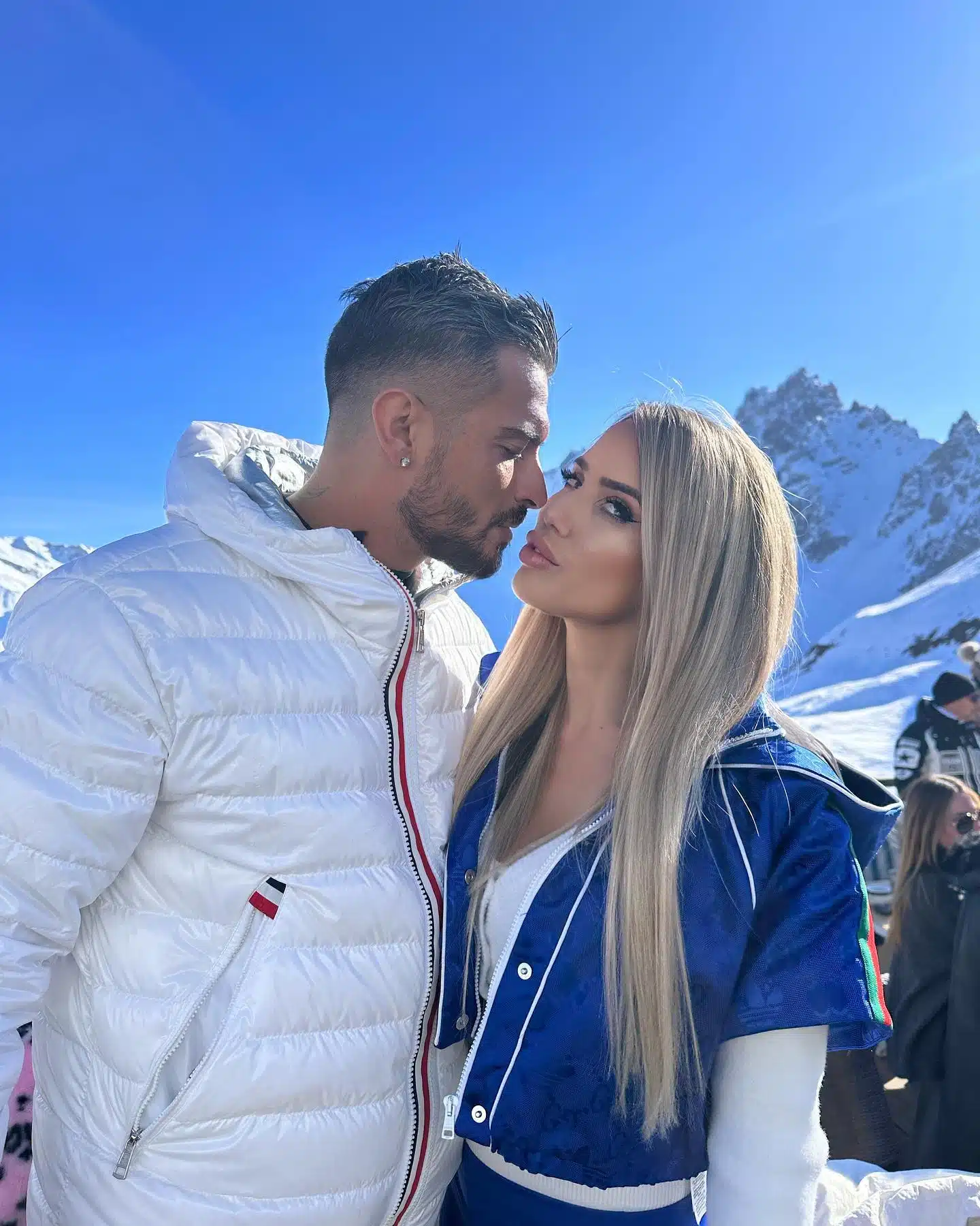 Julien et Manon Tanti : Les raisons de leurs opérations se précisent ...