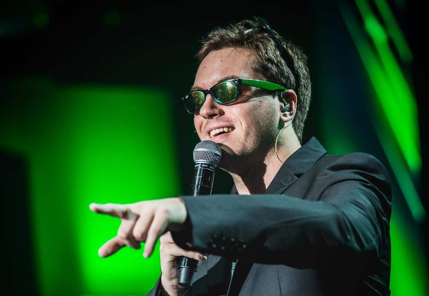 ZeratoR fait les annonces sur la ZLAN en direct de Twitch | Newstories